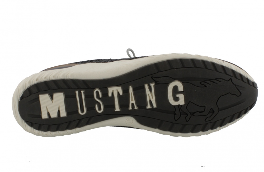 Mustang MONARCH Slip On Trainers Black - Bigfootshoes